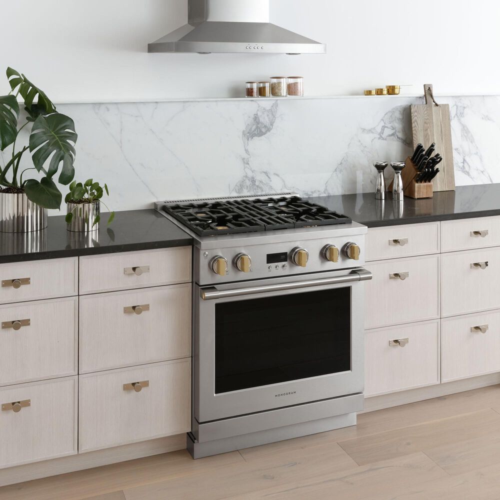 Monogram 30" All Gas Professional Range with 4 Burners in Stainless ...