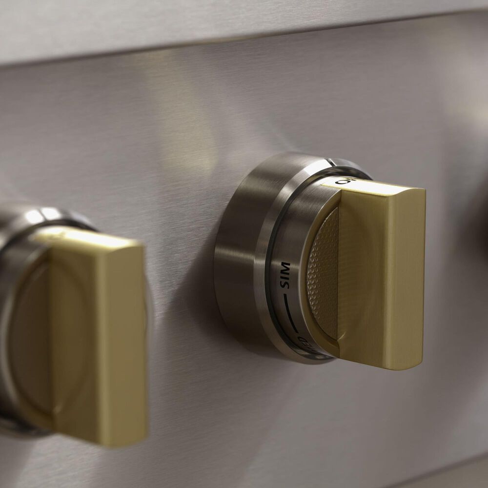 Monogram 36" Professional Gas Rangetop with 4 Burners and Griddle in ...