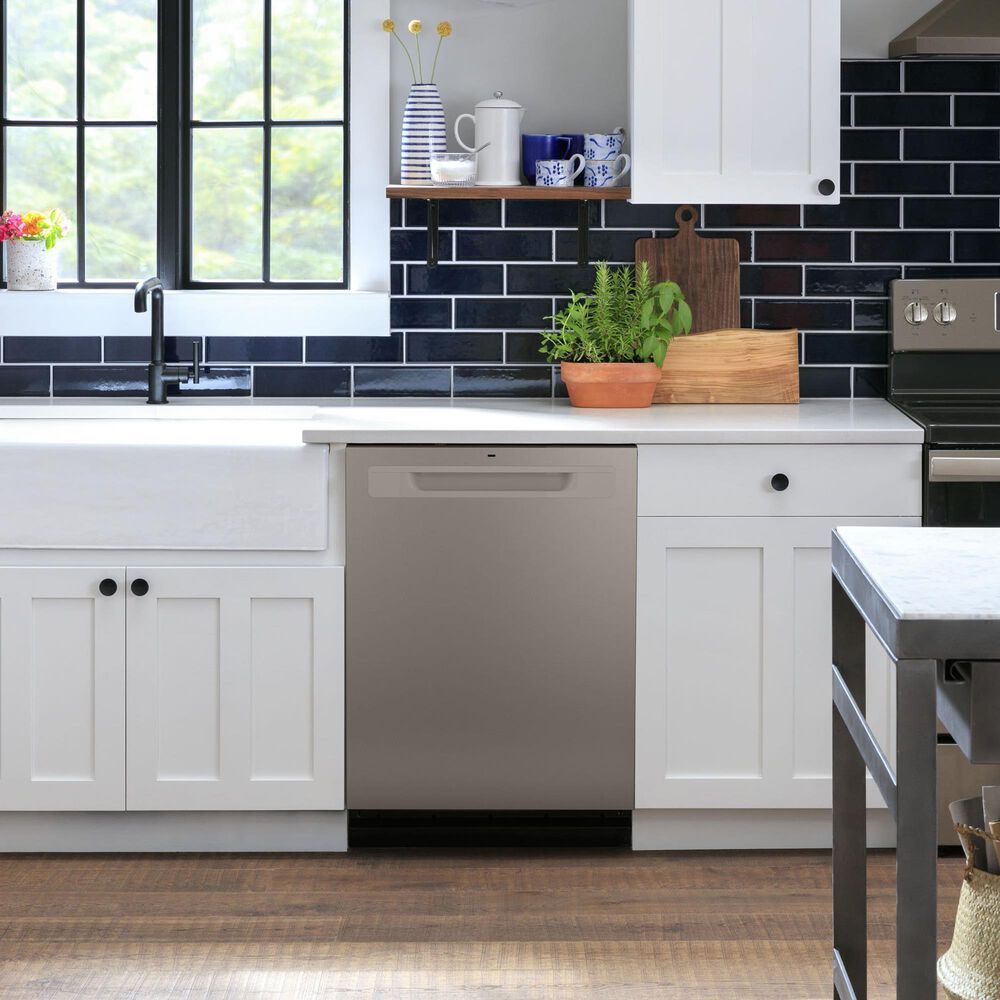 GE Appliances 24" Built-In Pocket Handle Dishwasher with 3-Rack in ...