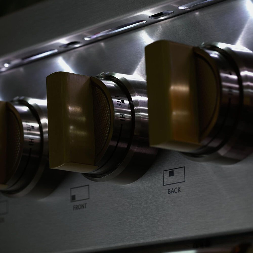 Monogram 36" All Gas Professional Range with 4 Burners and Griddle in ...
