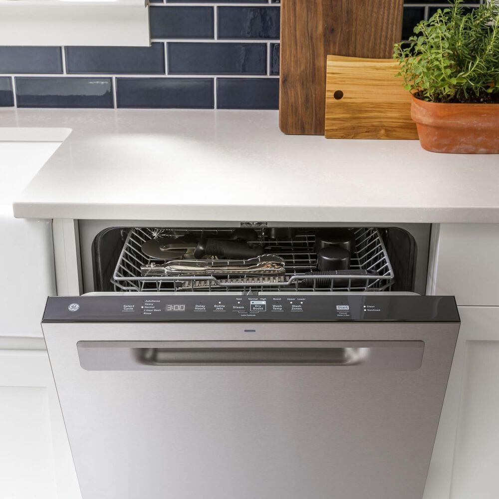 GE Appliances 24" Built-In Pocket Handle Dishwasher with 3-Rack in ...
