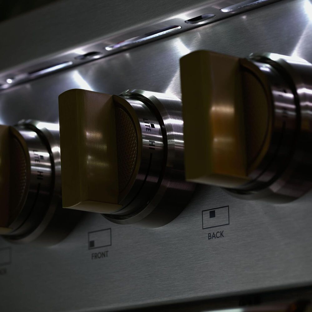 Monogram 36" Professional Gas Rangetop with 4 Burners and Griddle in ...