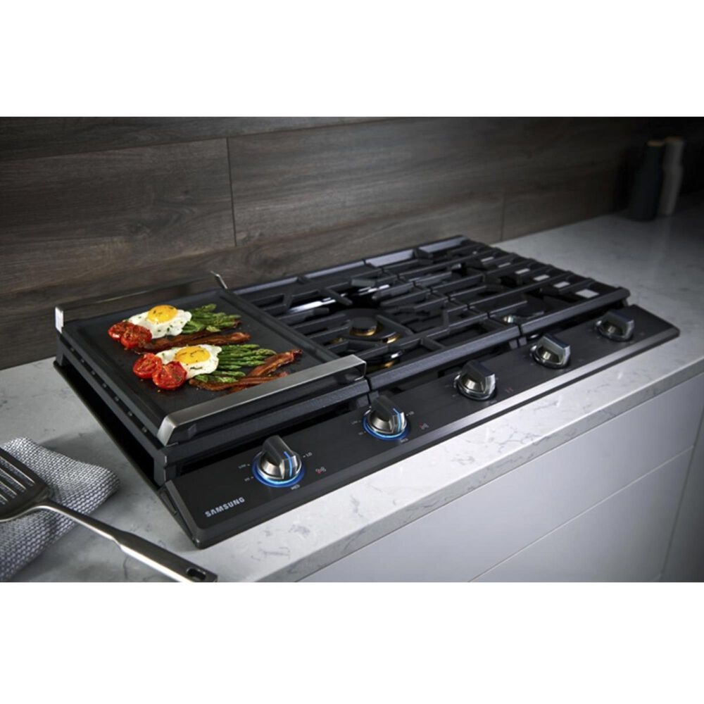 Samsung 30" Gas Cooktop in Black Stainless Steel | NFM