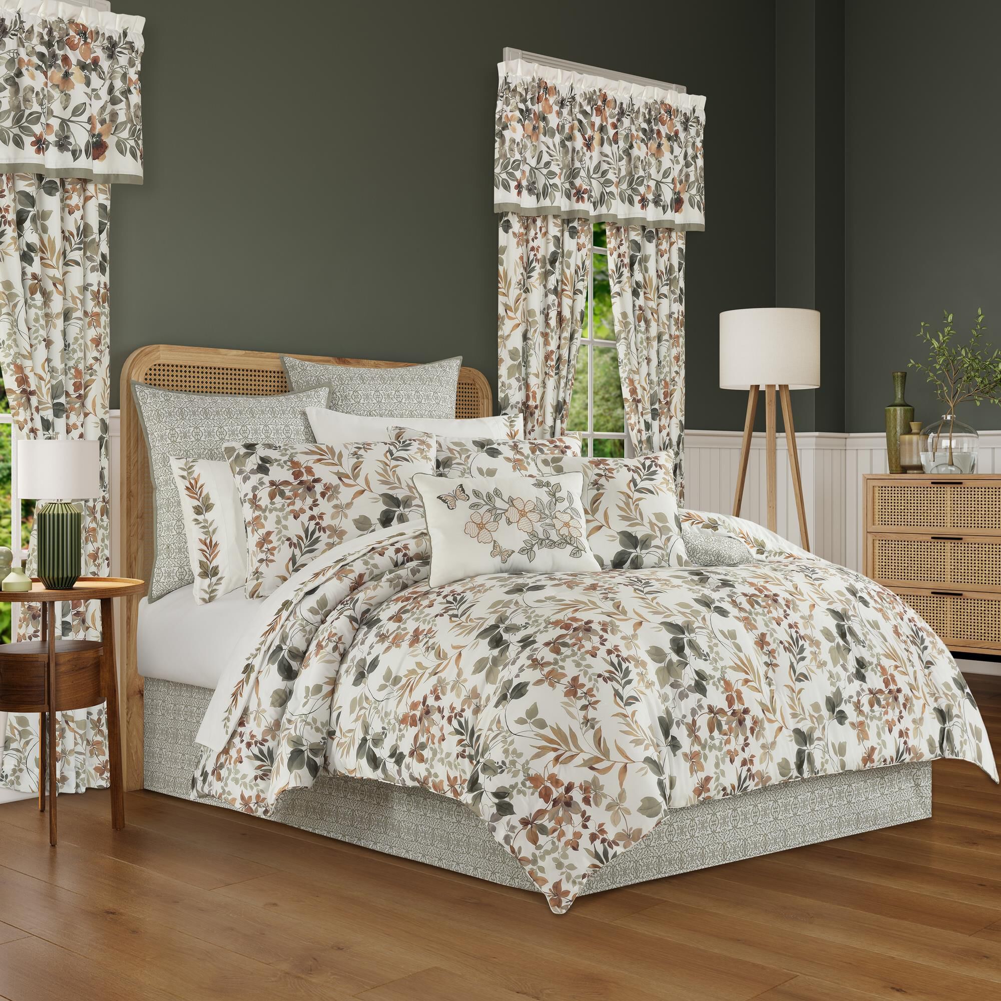 Royal Court Evergreen 4 Piece King Comforter Set NFM
