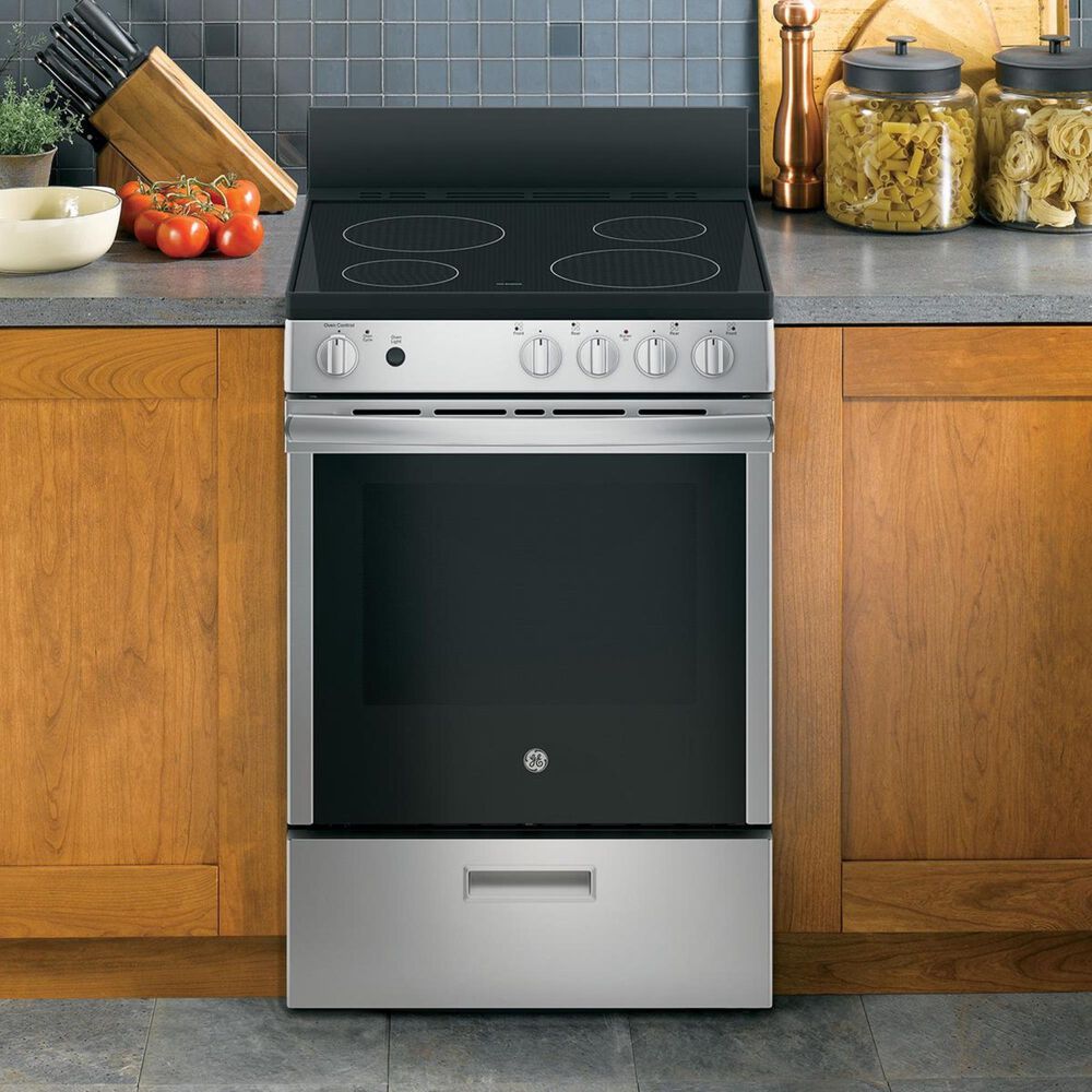 GE Appliances 24" Smooth Top Electric Range with Steam Clean in ...