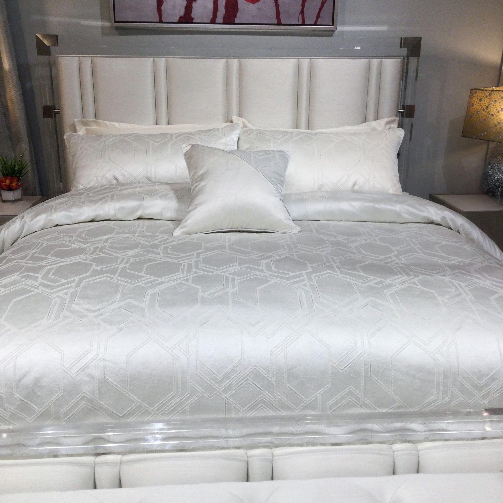 Vista Haus Quincy 4-Piece Queen Comforter Set in Ivory